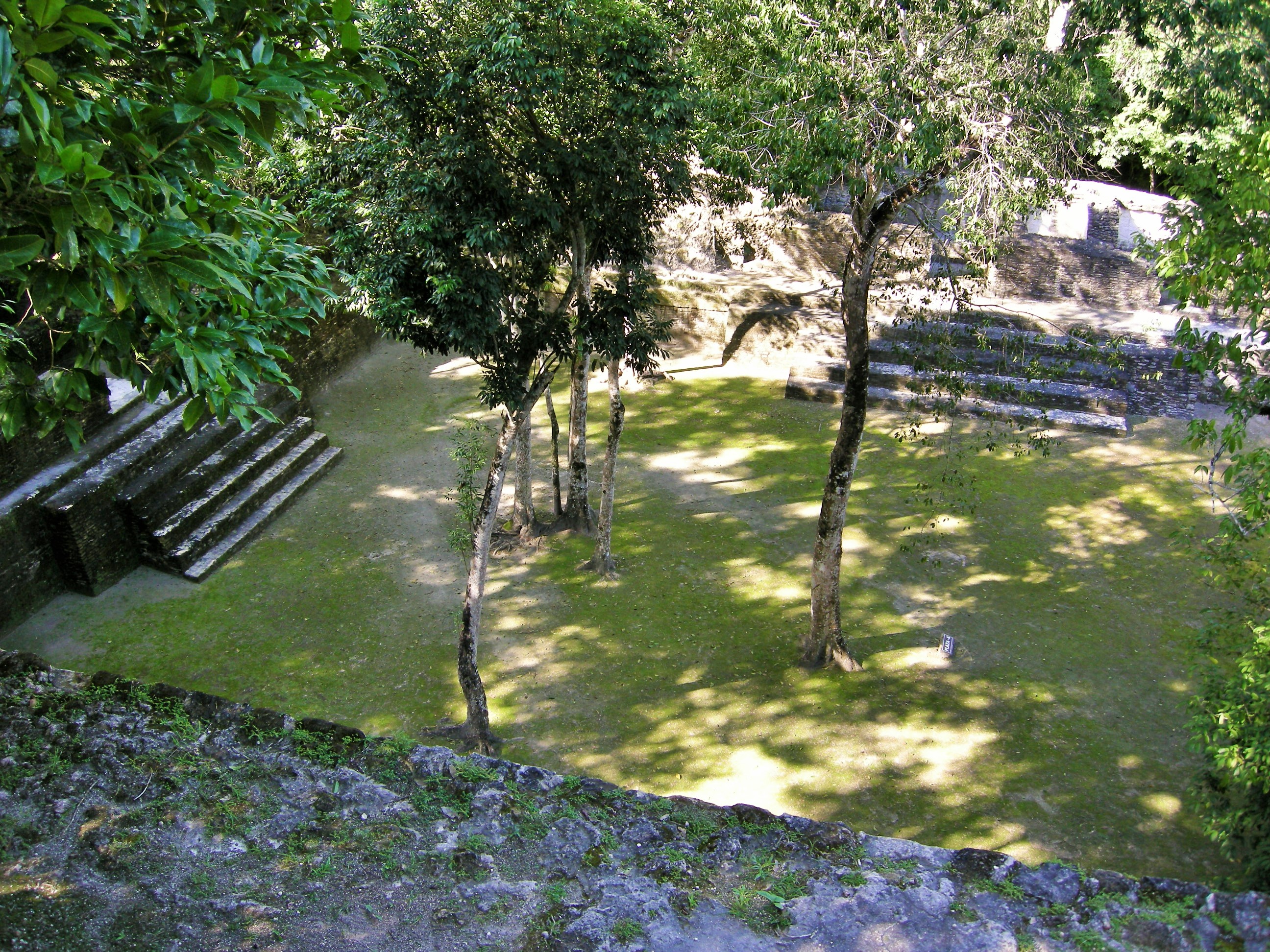 cahal_pech_1.jpg